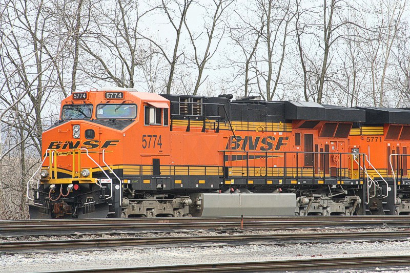 BNSF 5774